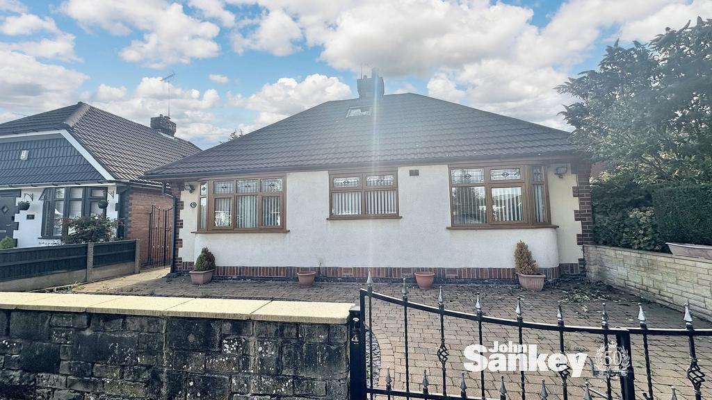 Cromford Avenue, Mansfield, NG18 3 bed detached bungalow - £220,000