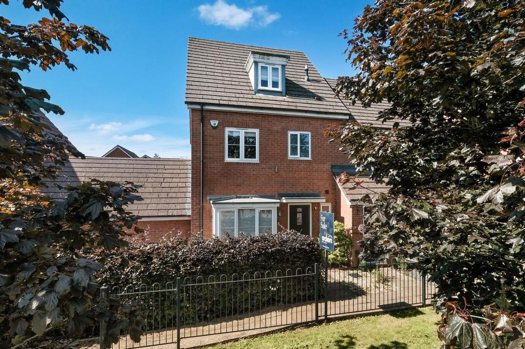 Fairey Street, Cofton Hackett, B45 4 bed semi-detached house for sale ...