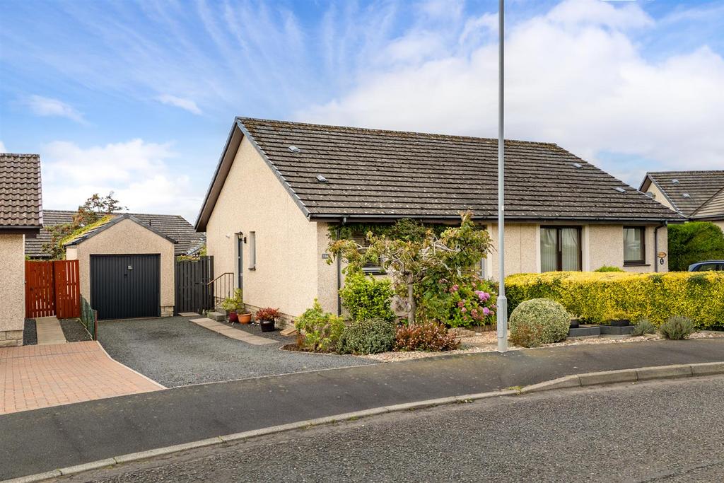 11a Bennecourt Drive, Coldstream, TD12 2 bed semi-detached bungalow - £ ...