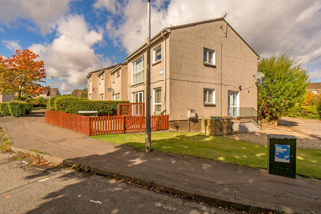 2 Backlee, Liberton, Edinburgh, EH16 6YH 1 bed ground floor flat - £170,000
