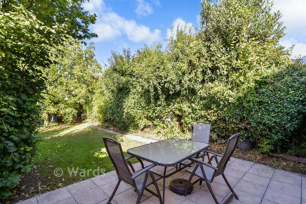 Woodstock Road, Strood, Rochester, Kent 2 bed semi-detached house for ...