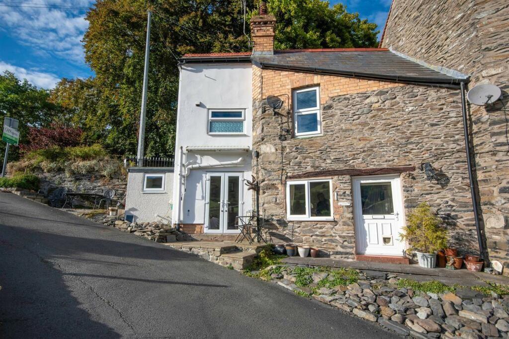 Corwen LL21 1 bed semi-detached house for sale - £100,000
