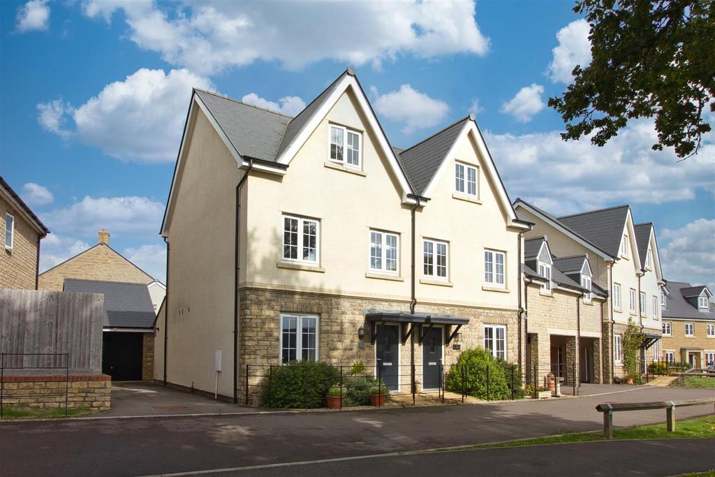 Snell Avenue, Malmesbury 3 bed house - £430,000