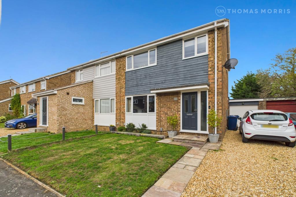 Greenfields, Cambridgeshire PE27 3 bed semi-detached house - £320,000
