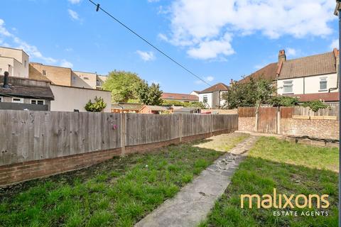 Houses for sale in Mitcham | OnTheMarket