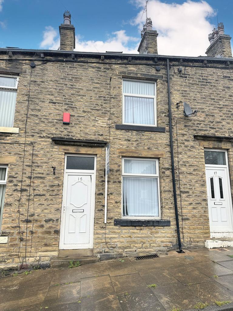 Gladstone View, Halifax HX3 3 bed terraced house - £695 pcm (£160 pw)