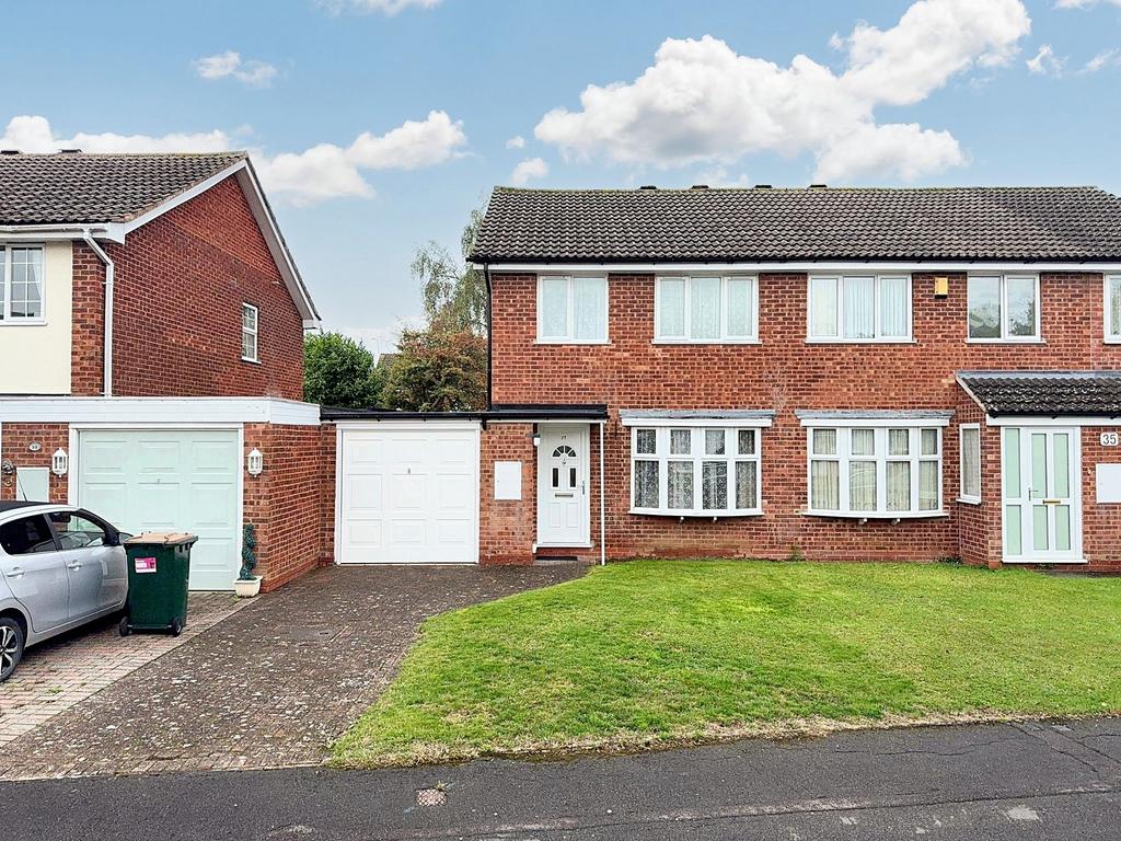 Brookshaw Way, Walsgrave, CV2 3 bed semi-detached house - £230,000