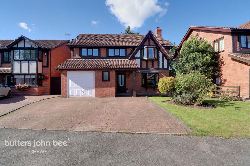 Nigel Gresley Close, Crewe 4 bed detached house - £360,000