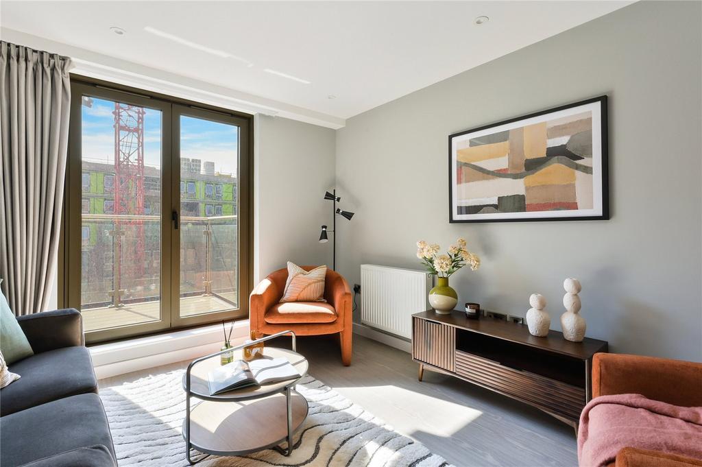 Spinners Yard, Spinners Lane, LS7 3 bed apartment to rent - £2,015 pcm ...