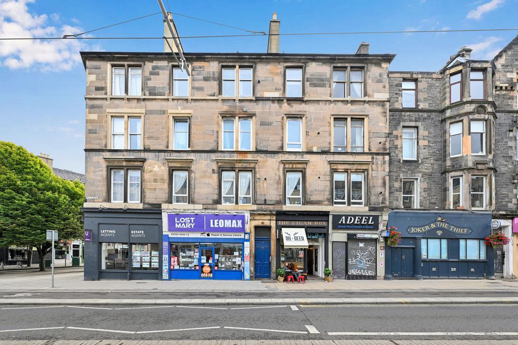 74 (1F2) Elm Row Edinburgh EH7 4AQ 2 bed flat for sale - £250,000