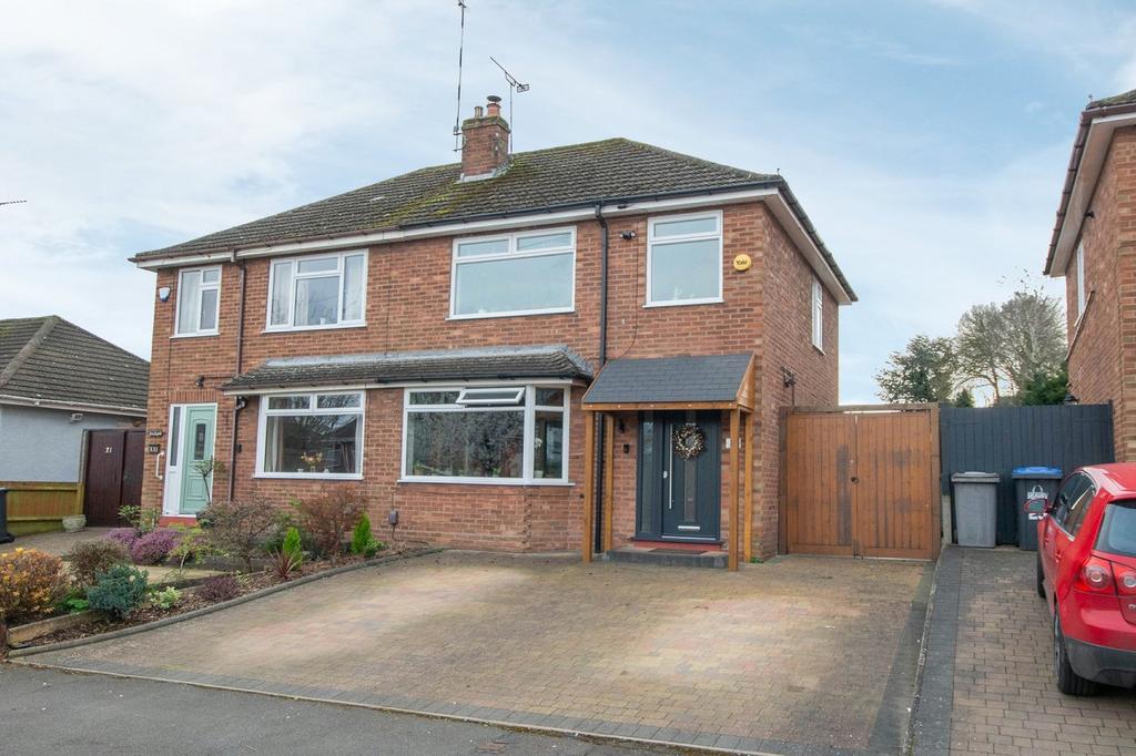 David Road, Bilton, Rugby, CV22 3 bed semi-detached house - £299,950