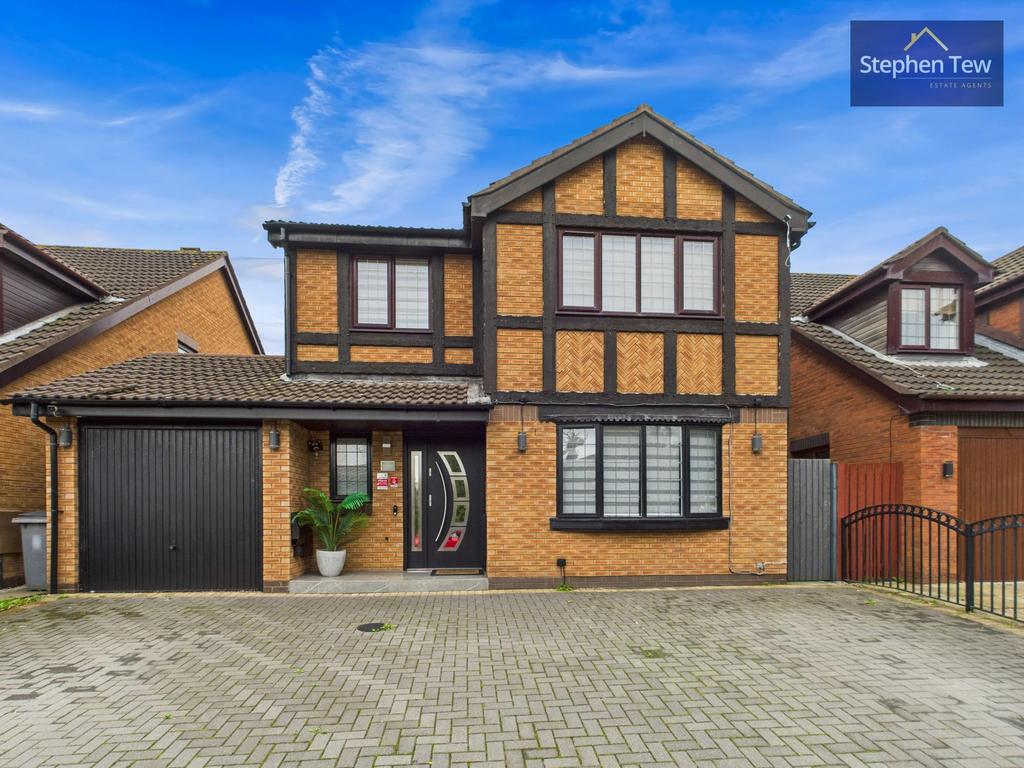 Burbank Close, Blackpool, FY4 4 bed detached house - £1,895 pcm (£437 pw)