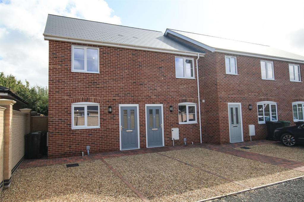 Leonard Court, Rollesby 2 bed terraced house - £995 pcm (£230 pw)