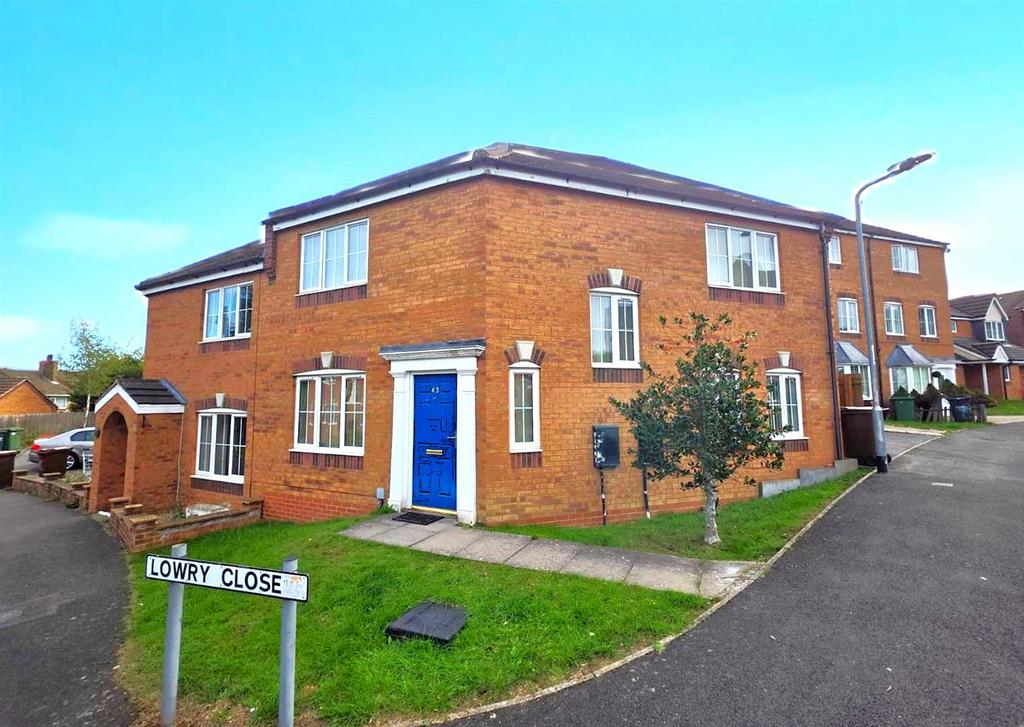 Lowry Close, Corby NN18 3 bed semi-detached house - £1,200 pcm (£277 pw)