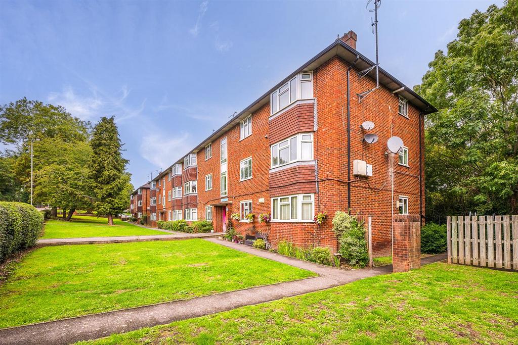 Bromley Road, Shortlands, Bromley, BR2 3 bed apartment - £350,000
