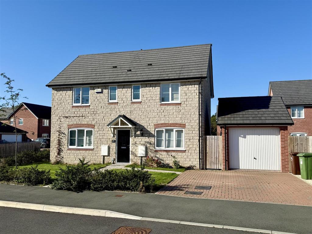 The Spires, Moreton-On-Lugg 4 bed detached house for sale - £400,000