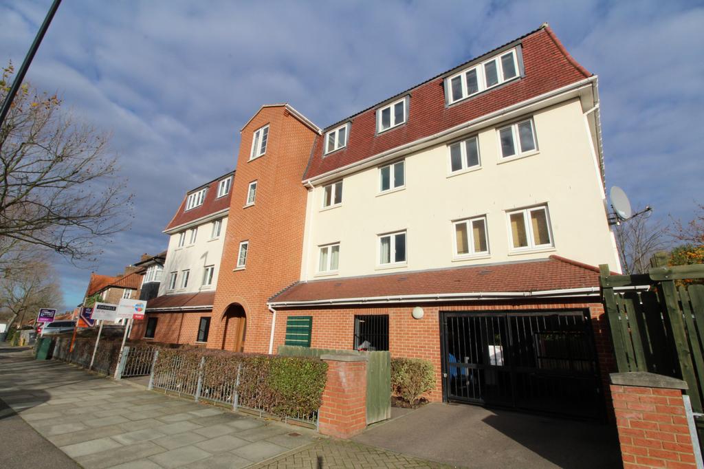 Downham Way, Bromley BR1 2 bed apartment to rent - £1,500 pcm (£346 pw)