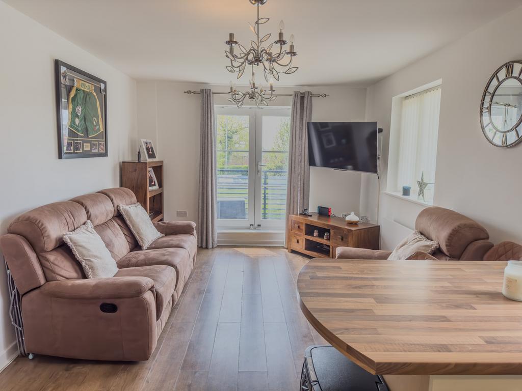 Swarcliffe Approach, Leeds, LS14 5JZ 2 bed apartment - £975 pcm (£225 pw)