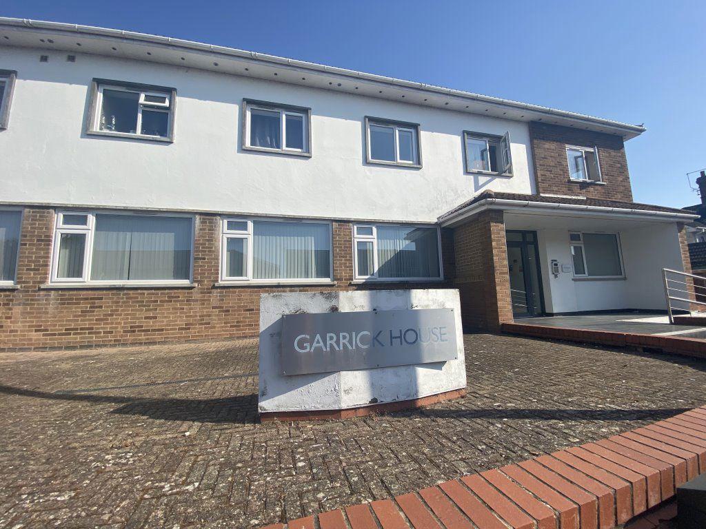 Garrick House, High Street... 1 bed flat - £750 pcm (£173 pw)