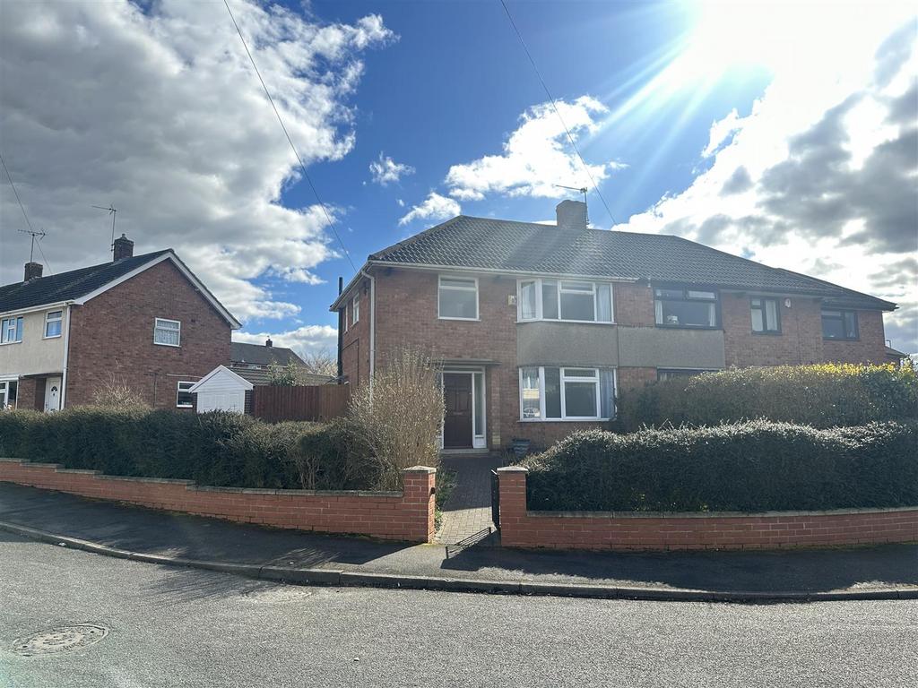 Weldon Road, Wigston 3 bed semi-detached house to rent - £1,200 pcm (£ ...