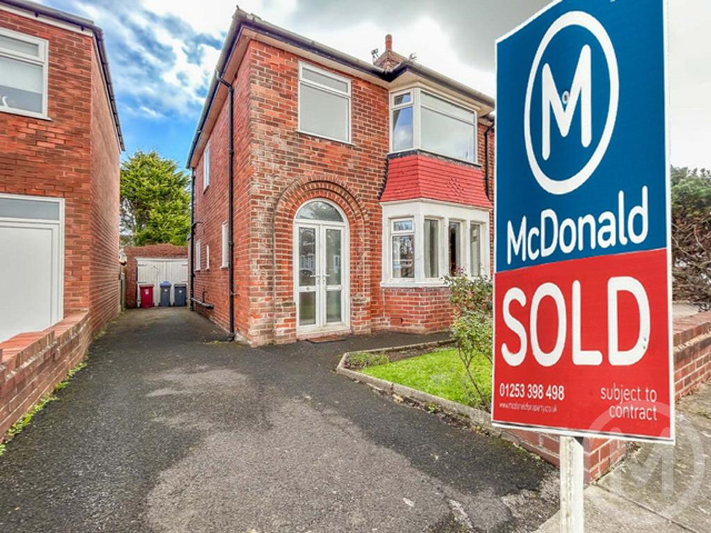 Gregory Avenue, Bispham, FY2 9DR 3 bed semi-detached house for sale - £ ...