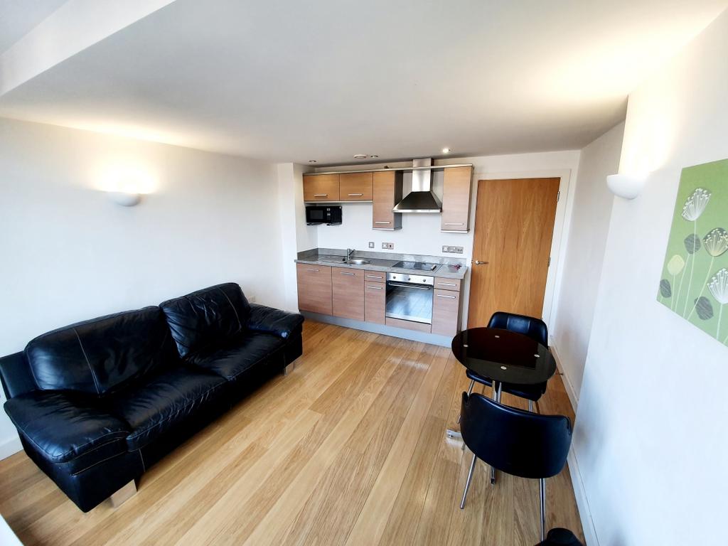 Waterloo Court, Leeds LS10 1 bed apartment - £750 pcm (£173 pw)