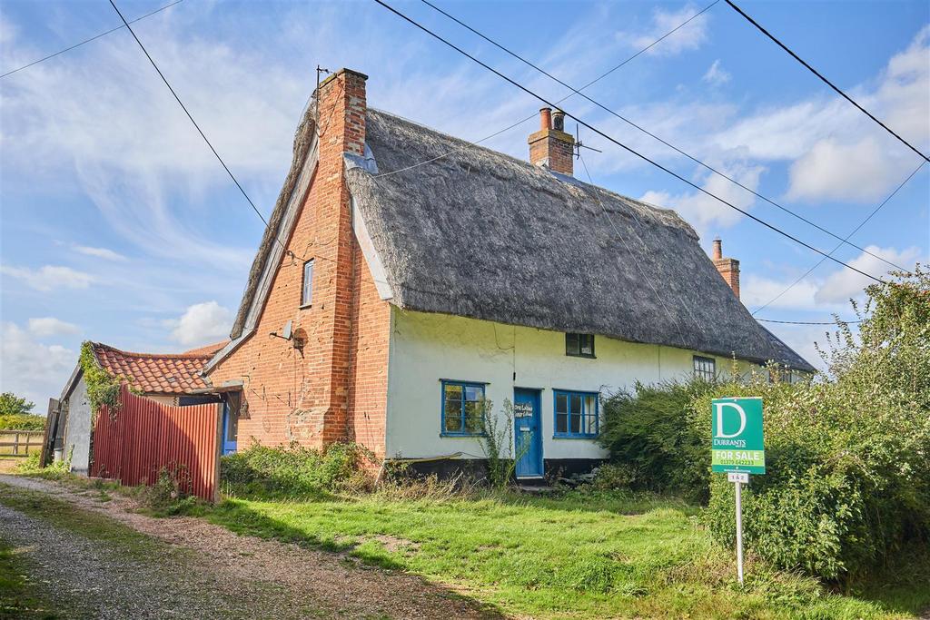 Willow Corner, Diss IP22 4 bed cottage for sale - £300,000