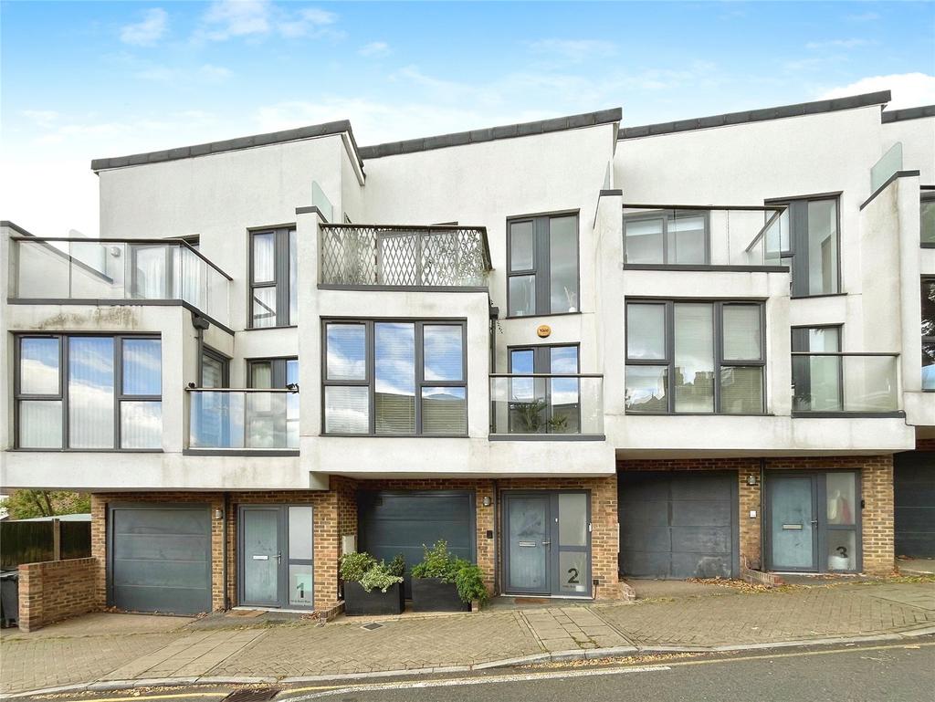 Dermody Road, London SE13 3 bed terraced house for sale - £700,000