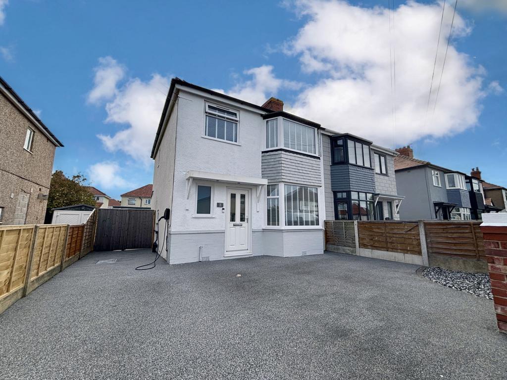 Stoneway Road, Cleveleys FY5 3 bed semi-detached house for sale - £175,000