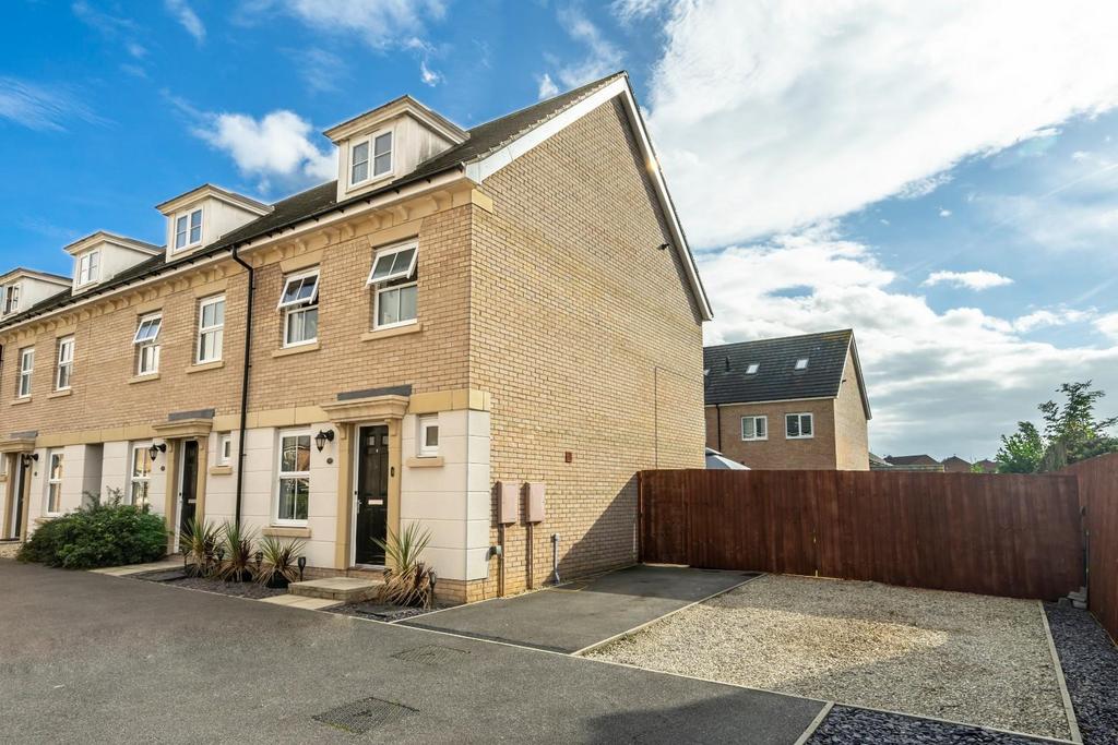 Miller Road, Clifton, York, YO30 6QH 4 bed end of terrace house - £ ...