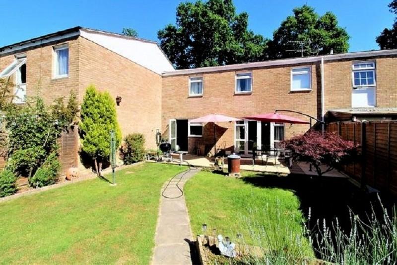 Heather Walk, Crawley, West Sussex.... 3 bed terraced house - £1,600 ...