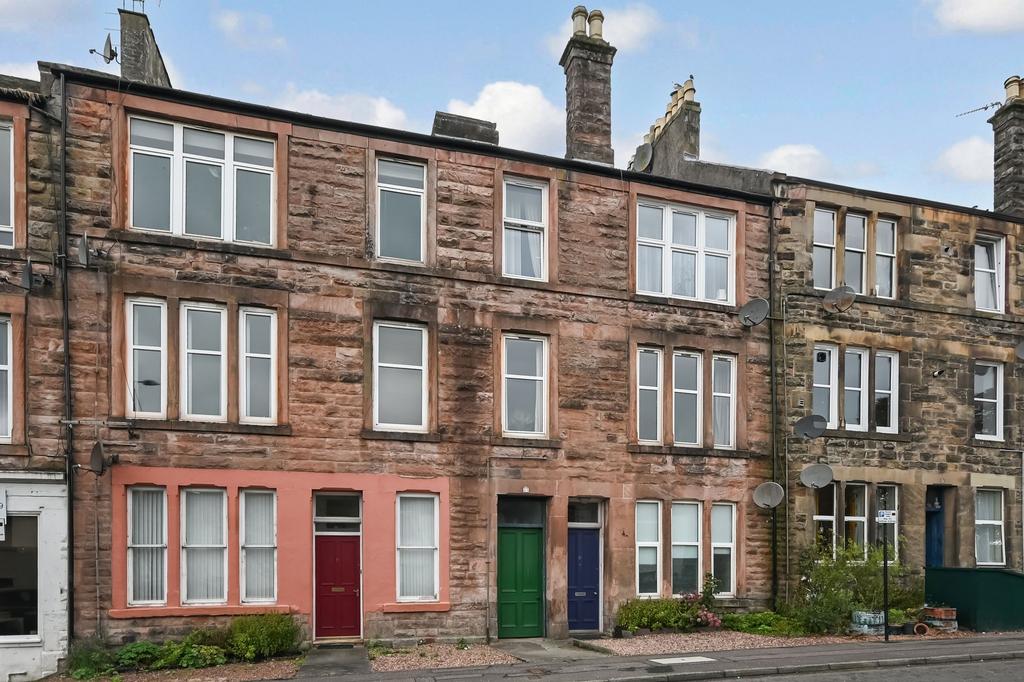 Springfield Terrace, Dunblane, FK15 2 bed flat - £134,000