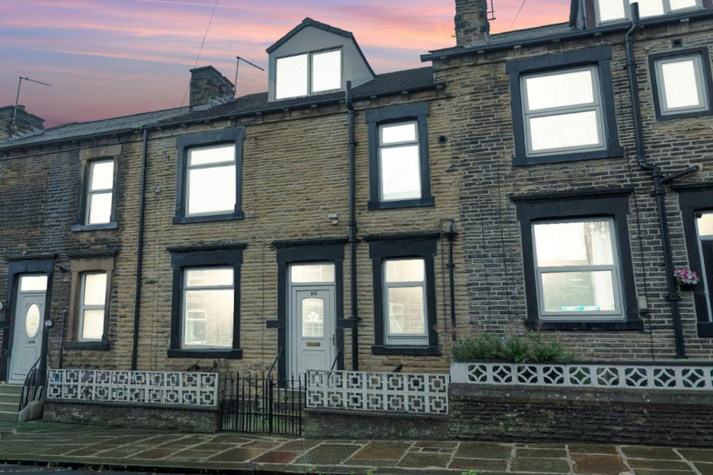 Zoar Street, Leeds, LS27 2 bed terraced house - £170,000