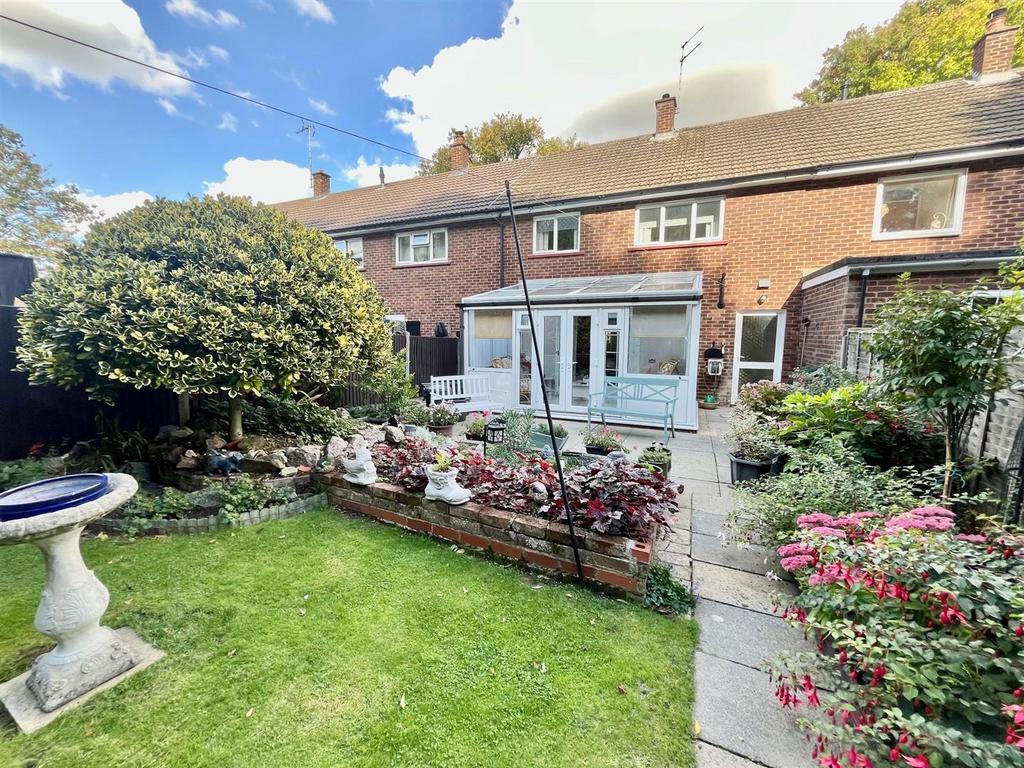 Chells Way, Stevenage 3 bed terraced house - £375,000