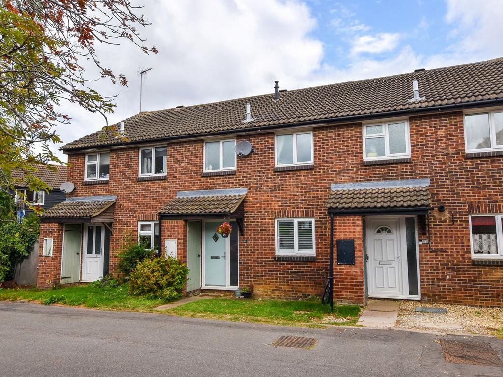 Hampton Court Close, Towcester, NN12 3 bed terraced house for sale - £ ...