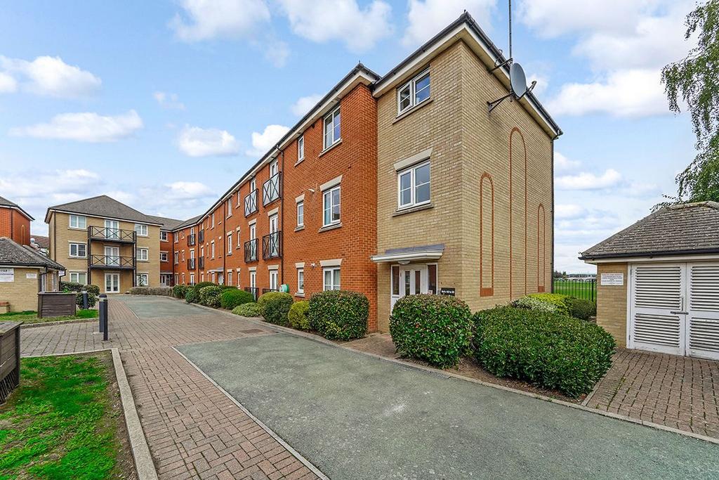 Fencepiece Road, Ilford IG6 2 bed flat - £325,000