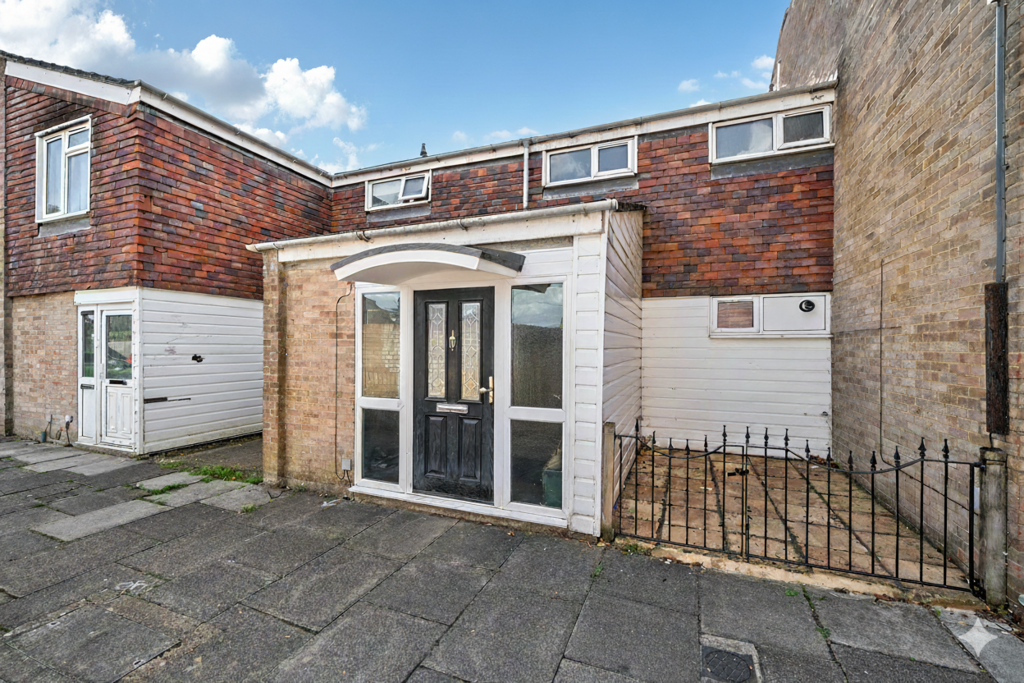 Bennet Close, Basingstoke RG21 2 bed terraced house - £260,000