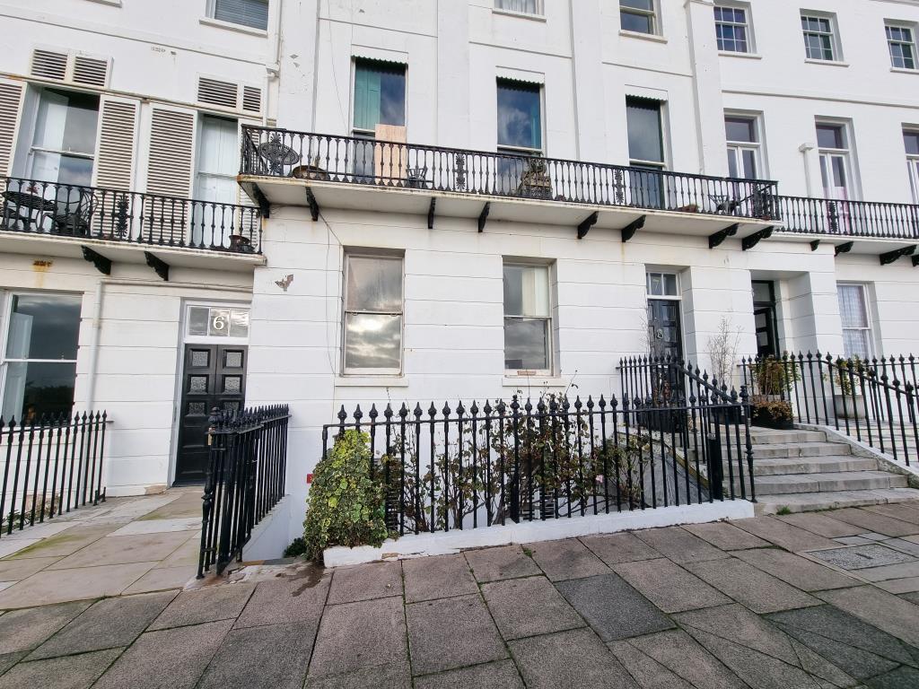 Lewes Crescent, Brighton, BN2 2 bed flat to rent - £2,100 pcm (£485 pw)