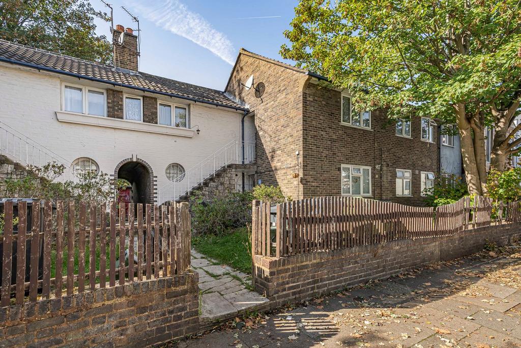 Westfield Road, Northfields, Ealing, W13 3 bed flat for sale - £475,000