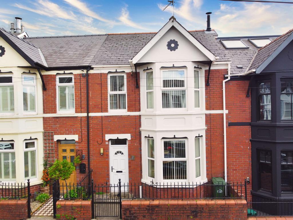 Llwynfen Road, Pontyclun CF72 9EN 2 bed terraced house for sale - £345,000
