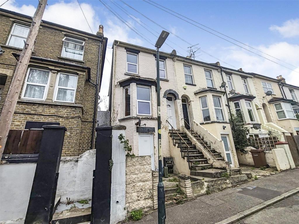 Church Terrace, Kent ME5 2 bed end of terrace house - £180,000