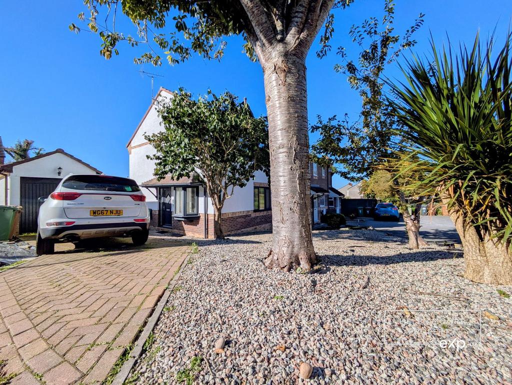 Robins Way, Plymouth PL9 3 bed semi-detached house - £270,000
