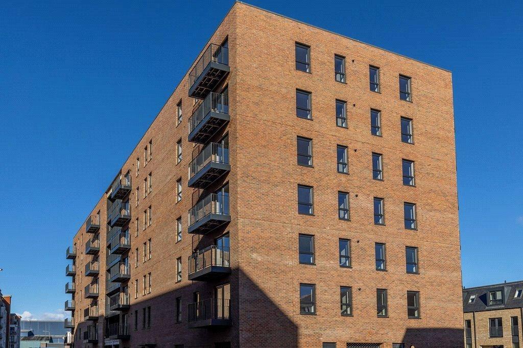 Pillans Place, Edinburgh, EH6 2 bed flat - £1,640 pcm (£378 pw)