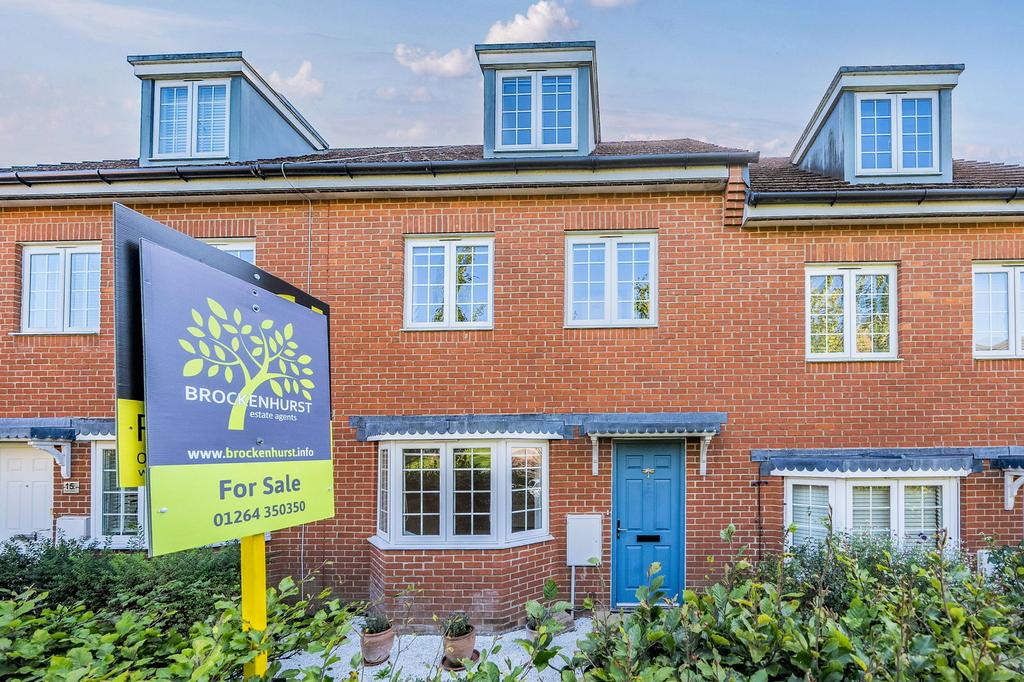 Ryeland Way, Andover, SP11 6GP 3 bed terraced house - £345,000