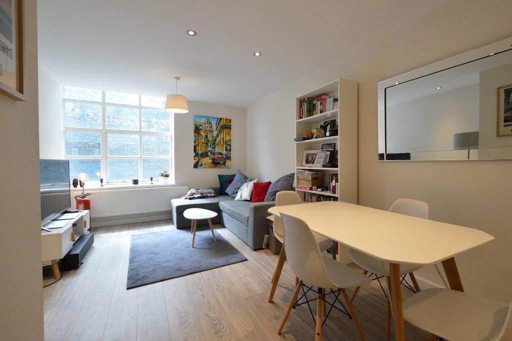 Lewisham High Street, Tower House, SE13 1 bed apartment - £1,700 pcm (£ ...