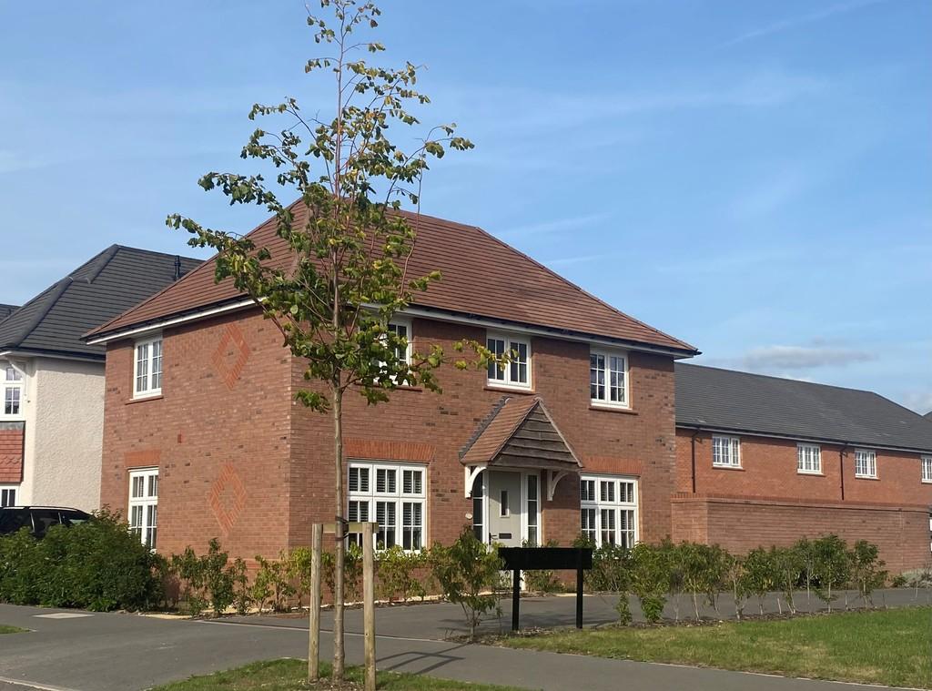 Huckleberry Place, Mickleover 3 bed detached house - £385,000