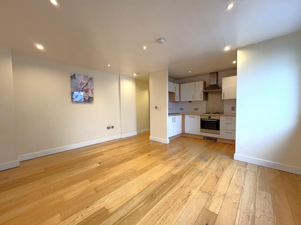 Meridian Plaza, Cardiff CF10 1 bed flat - £1,150 pcm (£265 pw)
