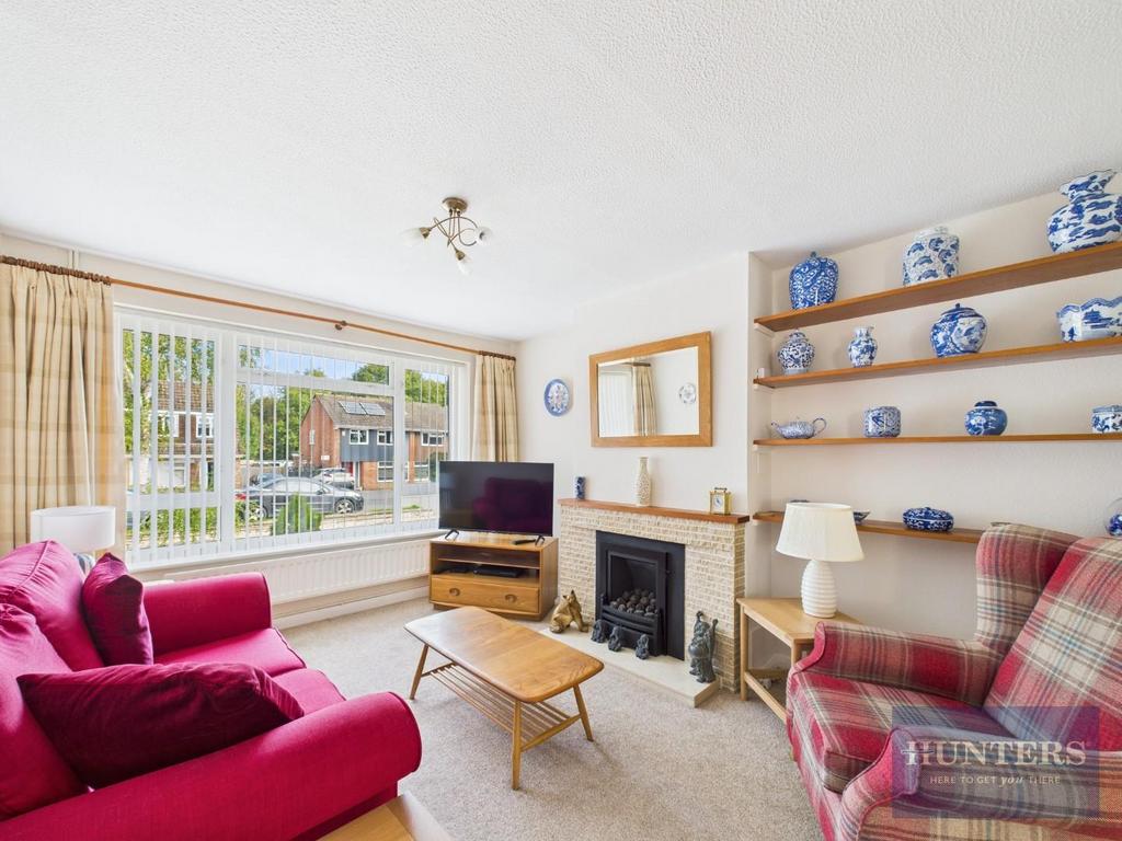 Colesbourne Road, Benhall... 3 bed semi-detached house for sale - £395,000