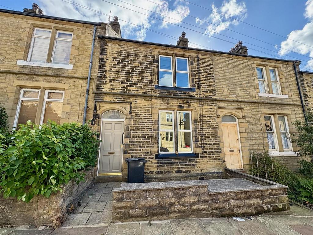 Salisbury Place, Boothtown, Halifax 2 bed terraced house - £160,000
