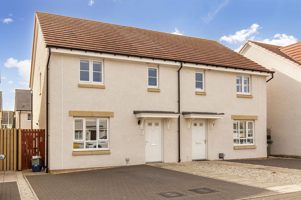 10 Gabriel Court, Prestonpans EH32 9FY 3 bed semi-detached house - £260,000